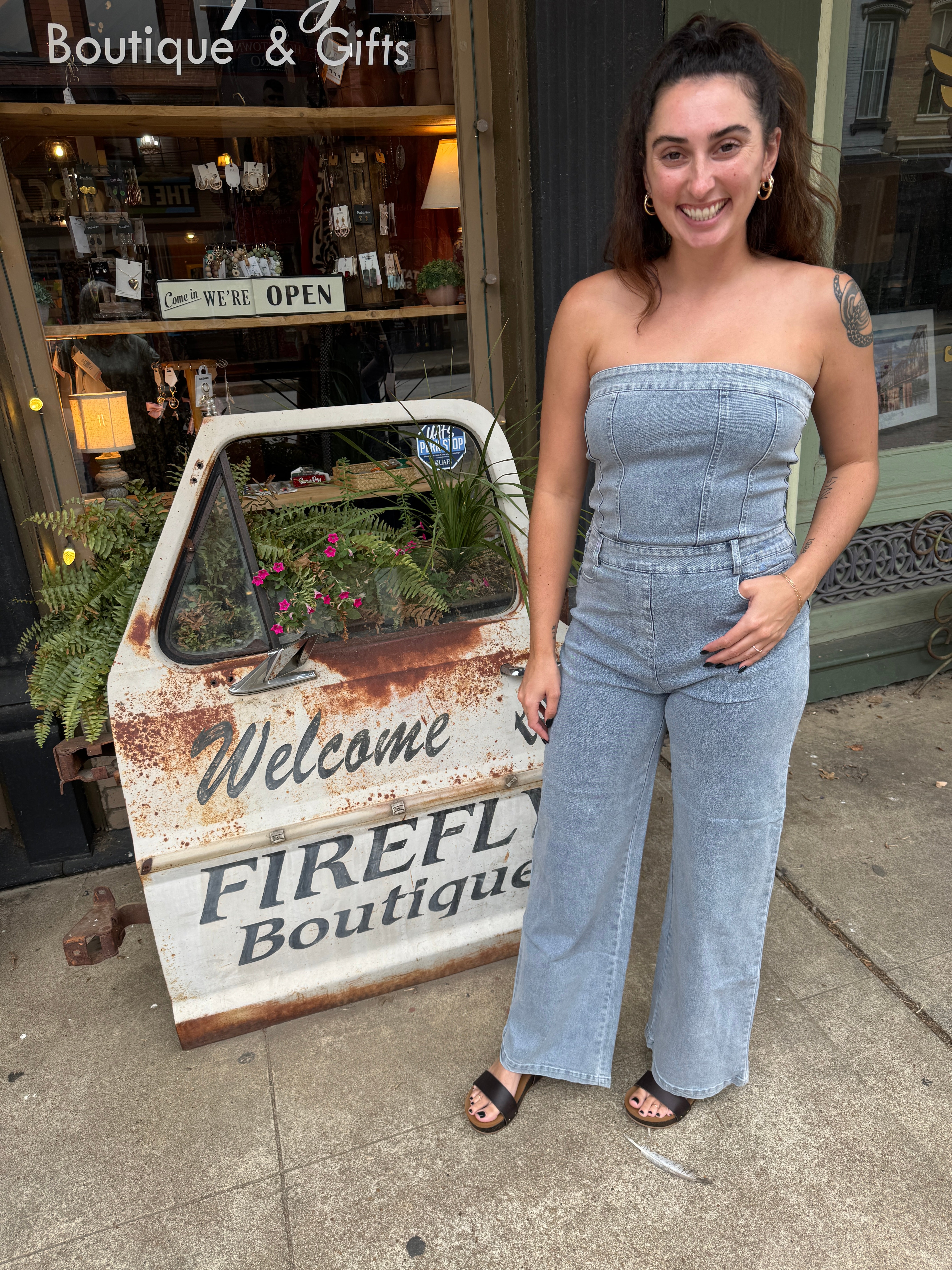 FIREFLY BOUTIQUE & GIFTS